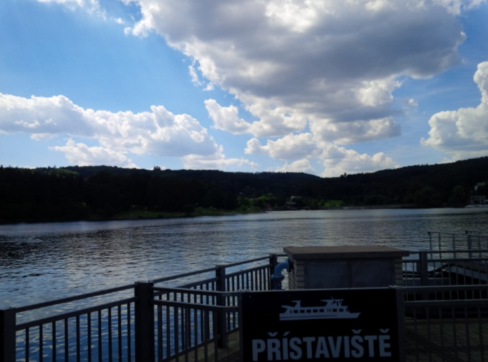 ブルノにある湖へ行ってみましょう。